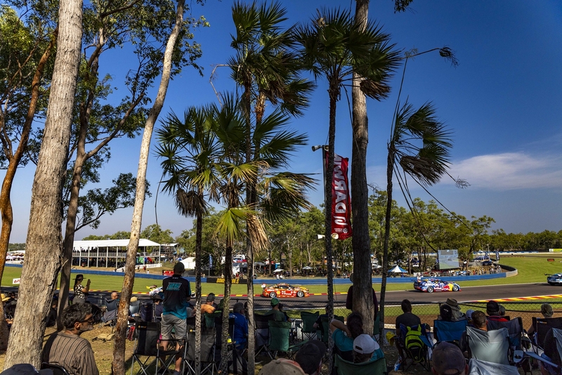 V8 Supercars: Red Bull-coureurs Feeney en Brown domineren opnieuw in ...