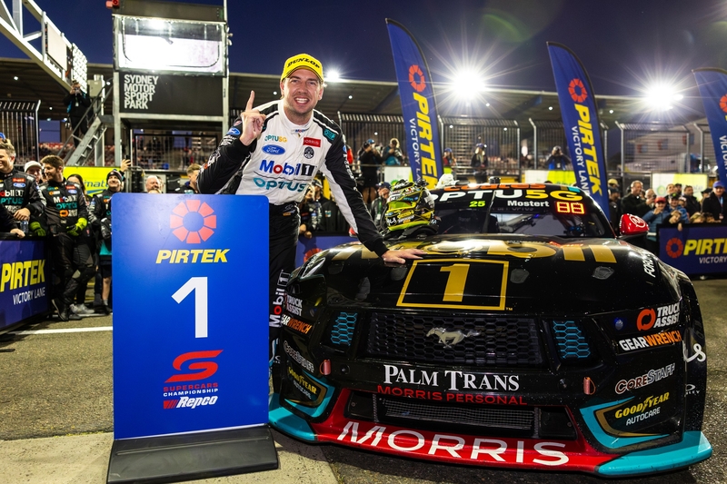 V8 Supercars: Chaz Mostert opent in Sydney de aanval op Red Bull Ampol ...